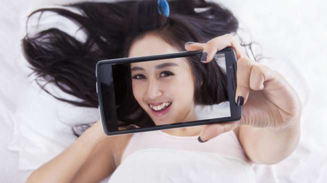 Pose Simple dan Stylish Ketika Selfie - Blog It's Rare